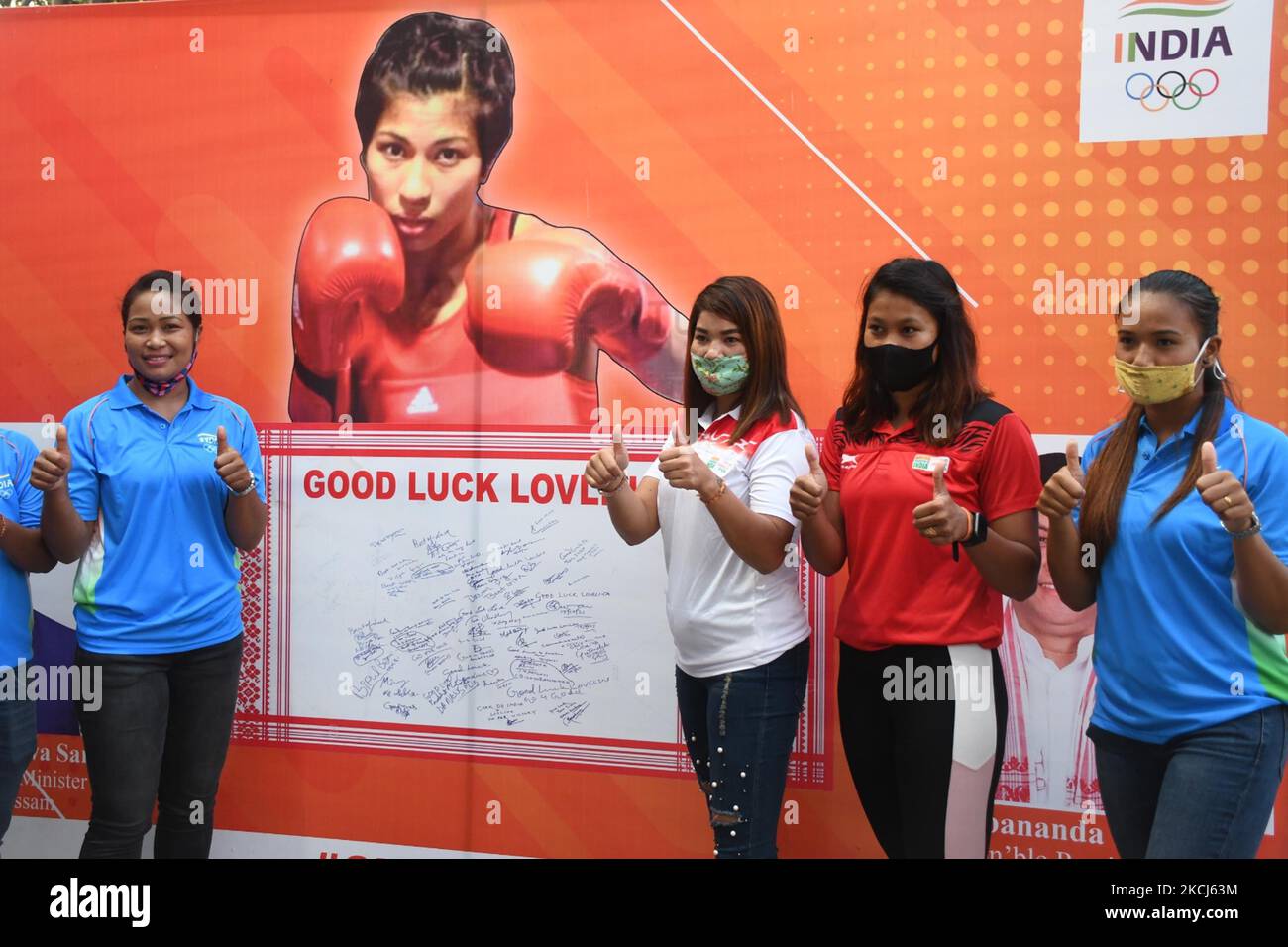 Women boxing hi-res stock photography and images - Alamy