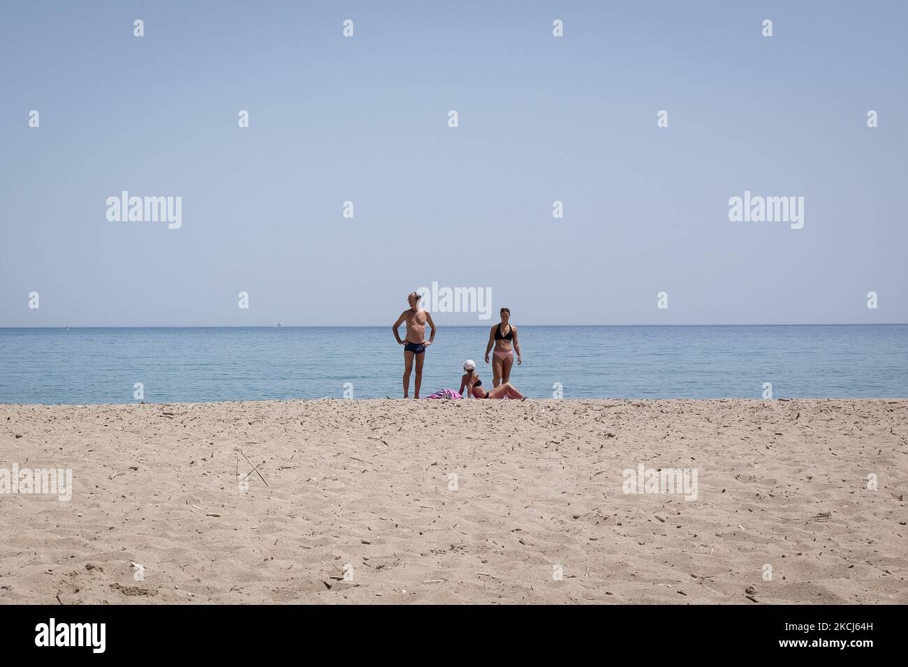 These days Chania reached 40 degrees celsius. Locals and tourists are ...