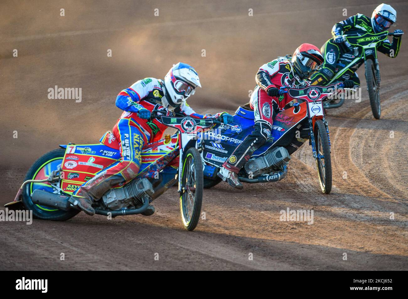Simon Lambert(Blue) leads Brady Kurtz (Red) and Jake Allen (White ...