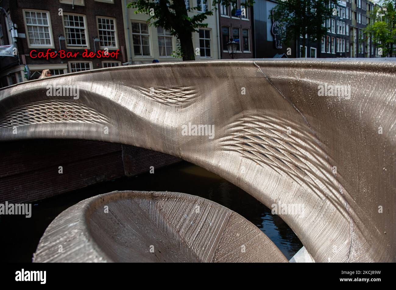 A 12-meter 3D-printed pedestrian bridge designed by Joris Laarman and ...