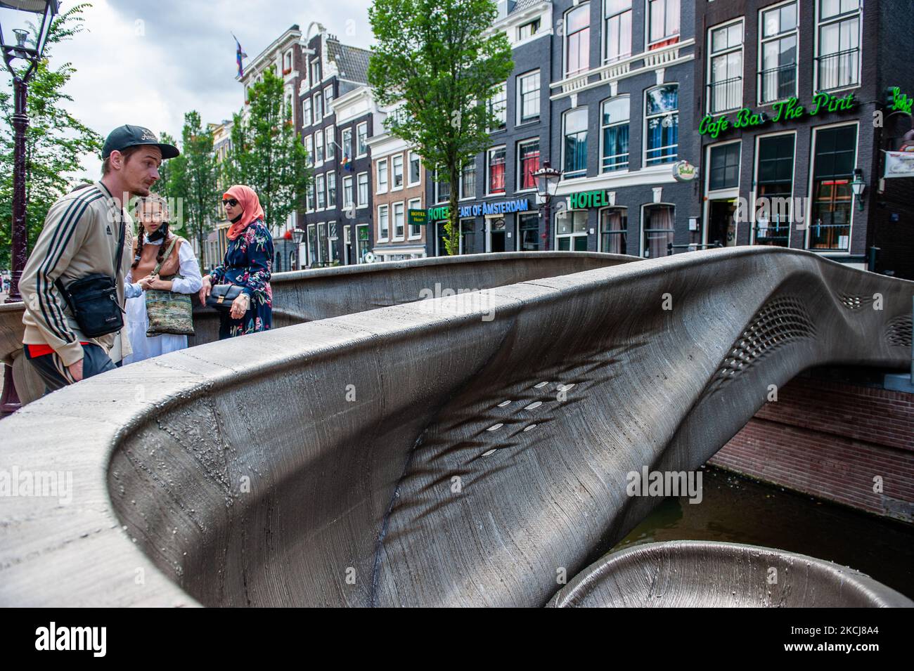A 12-meter 3D-printed pedestrian bridge designed by Joris Laarman and ...