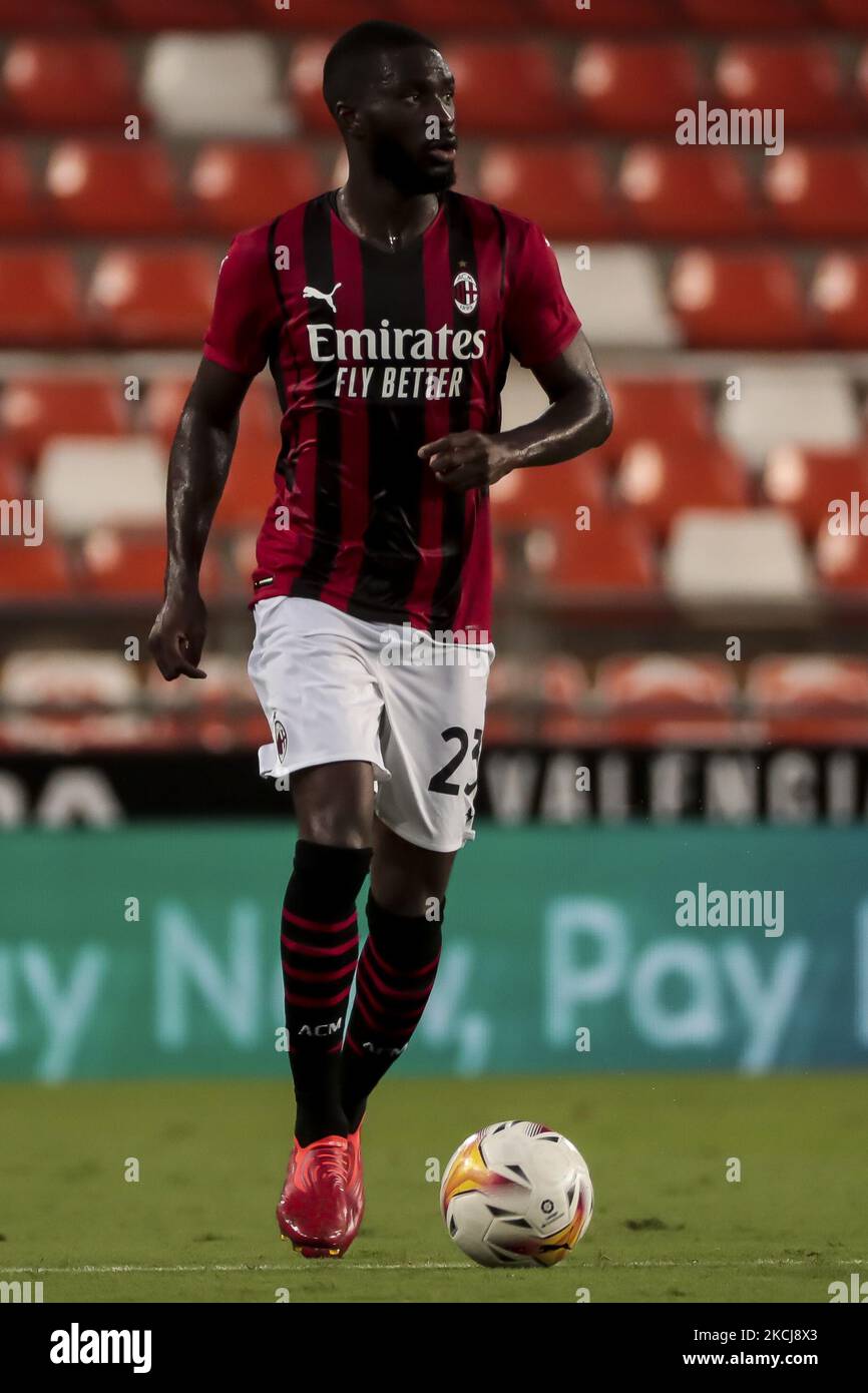 Tomori ac milan trophy hi-res stock photography and images - Alamy