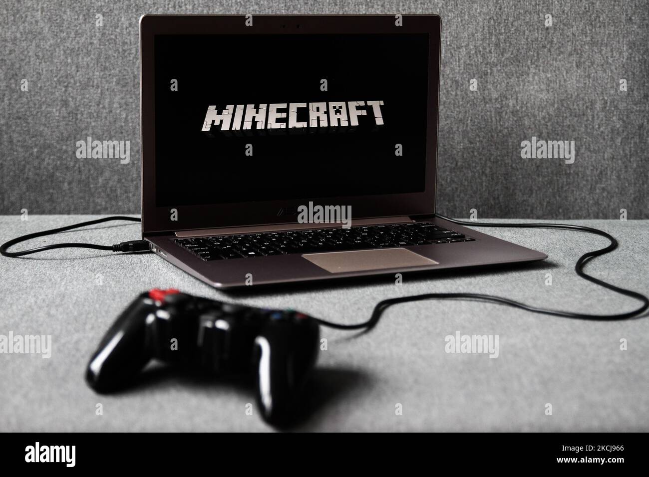 Mojang logo hi-res stock photography and images - Alamy