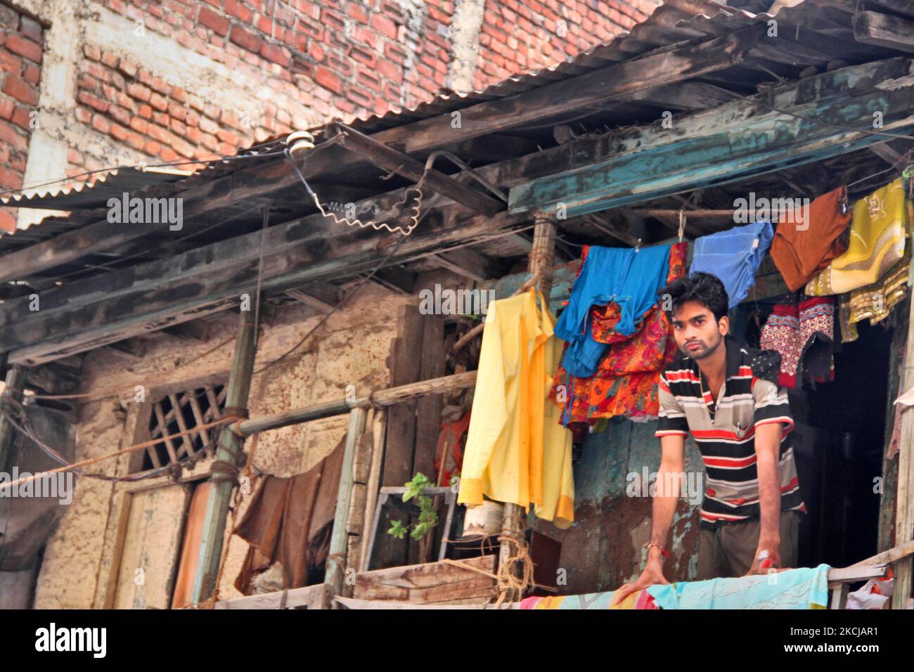 India ramshackle house hi-res stock photography and images - Alamy
