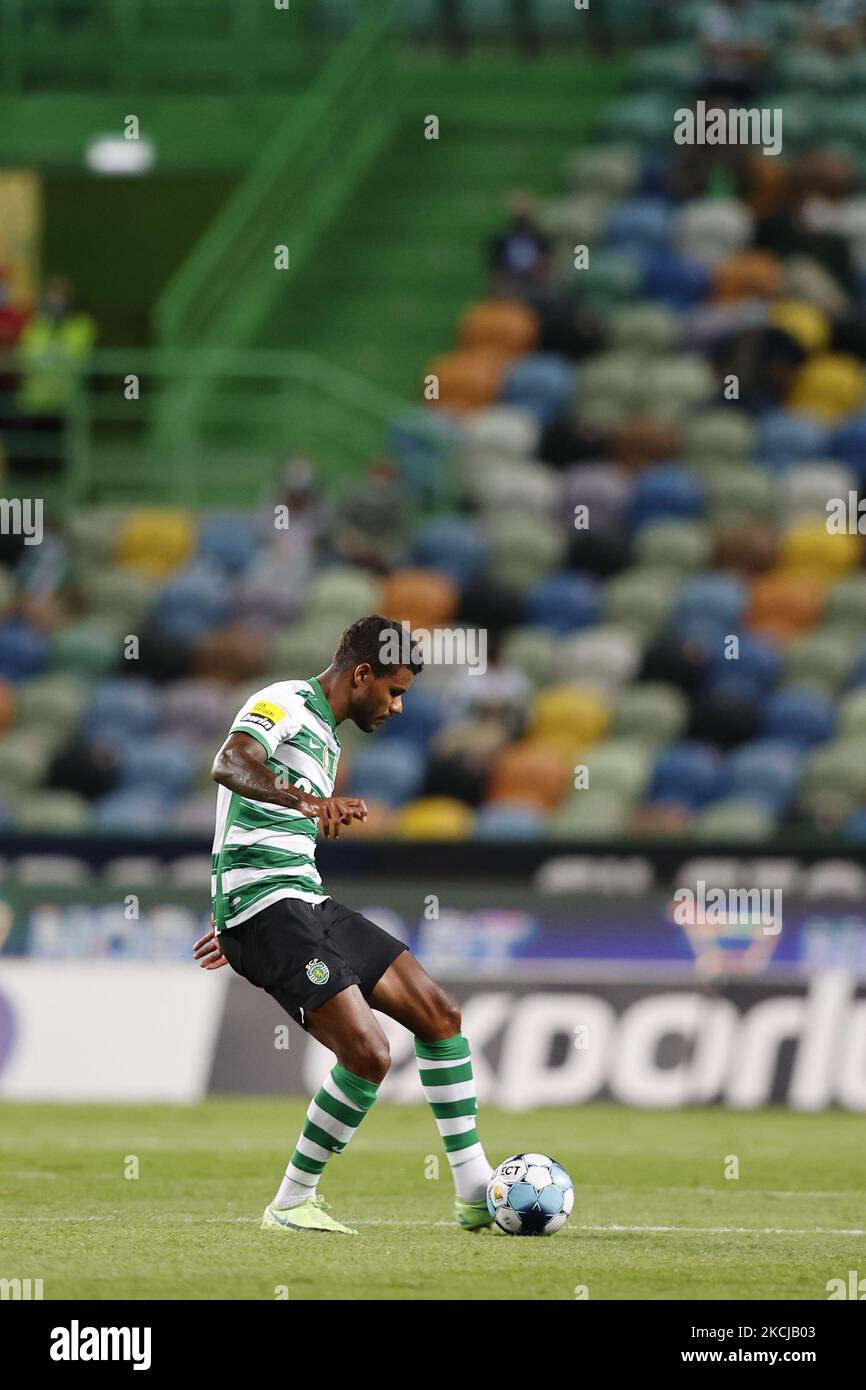 Matheus Reis passes the ball during the game for Liga BWIN between ...