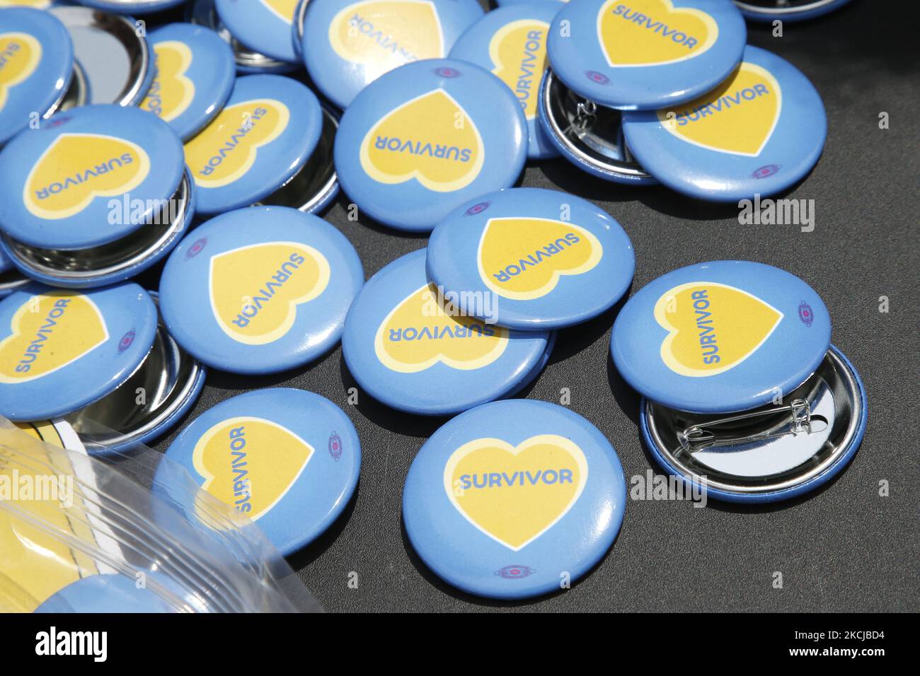 Survivor buttons ar3e place hi-res stock photography and images - Alamy