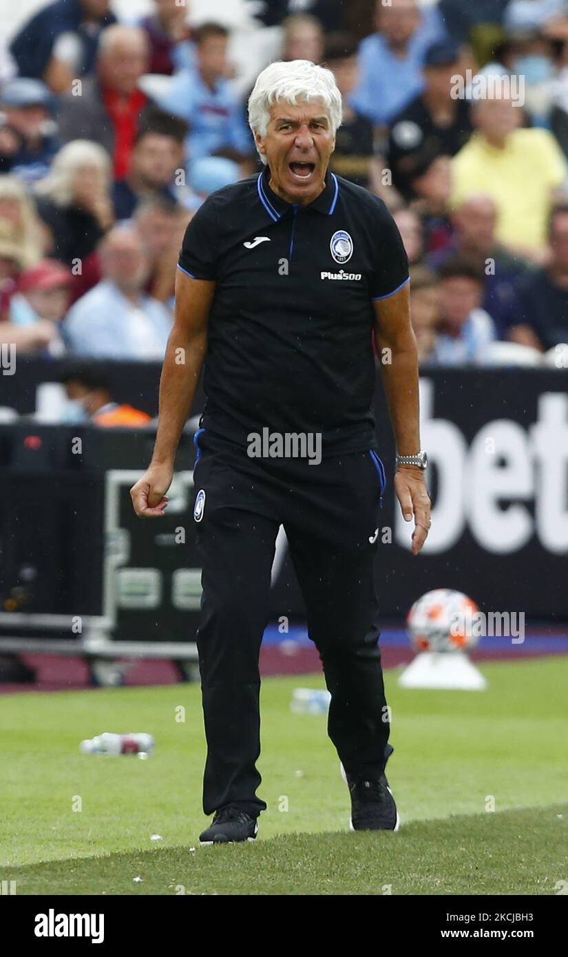 Coach atalanta gian piero gasperini hi-res stock photography and images ...