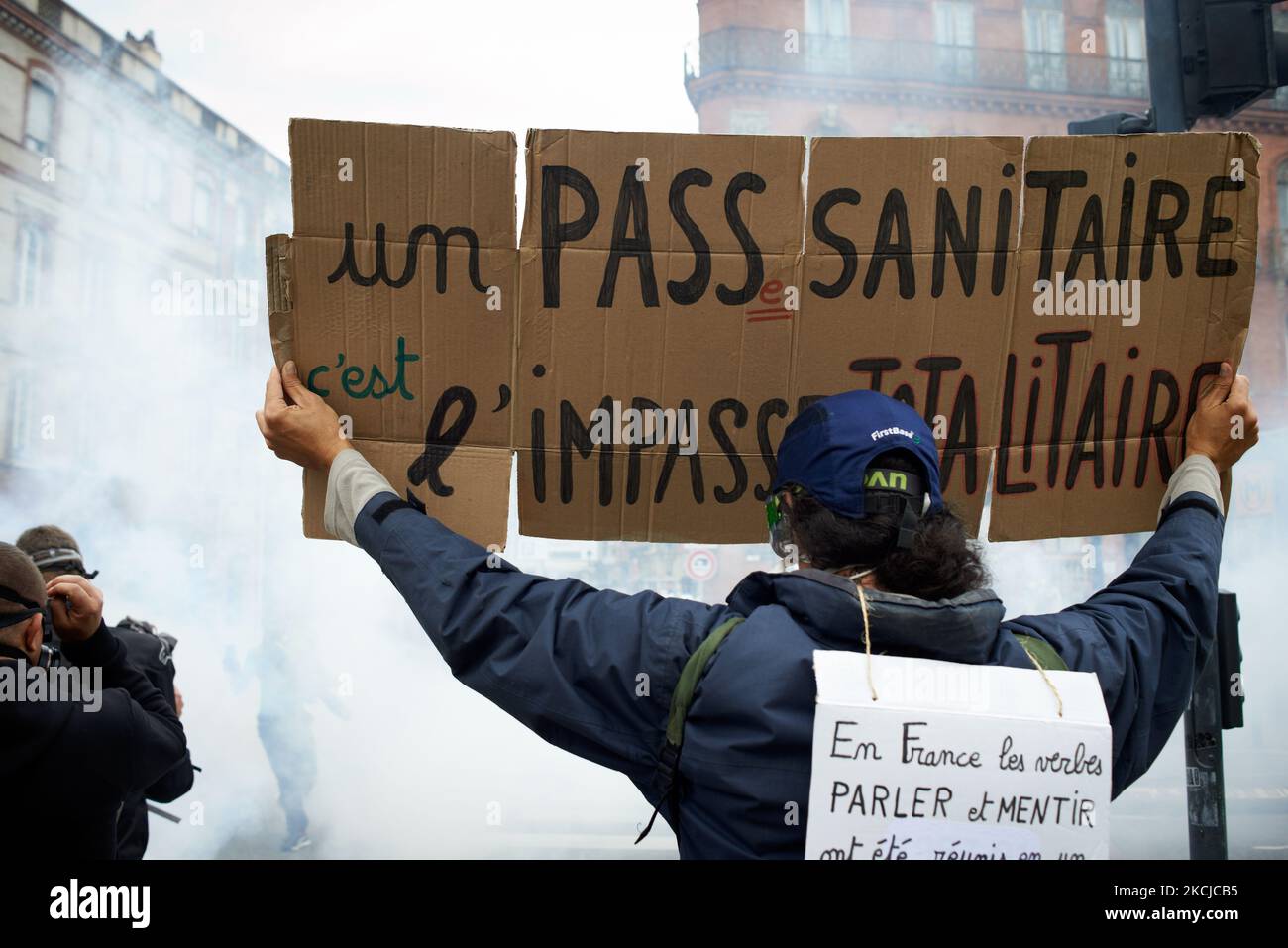 Dead shopping malls hi-res stock photography and images - Alamy