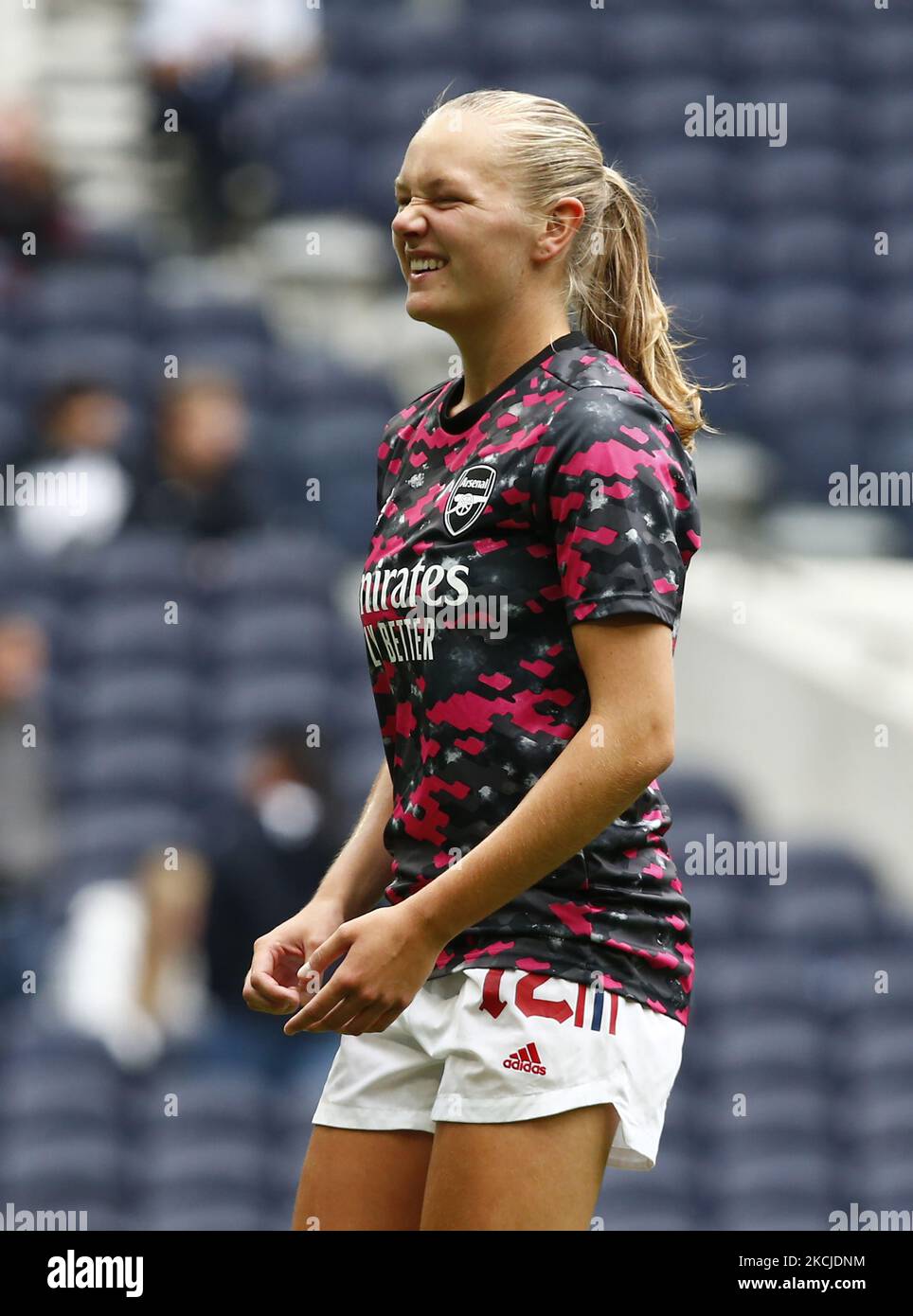 Frida Maanum of Arsenal during the pre-match warm-up during The Mind ...