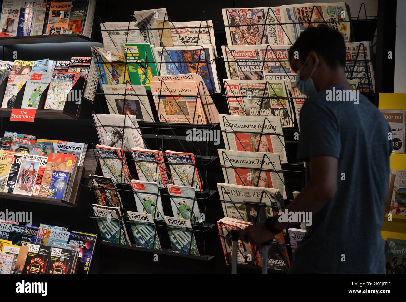 Shop with daily newspapers and magazines at Amsterdam Airport Schiphol ...