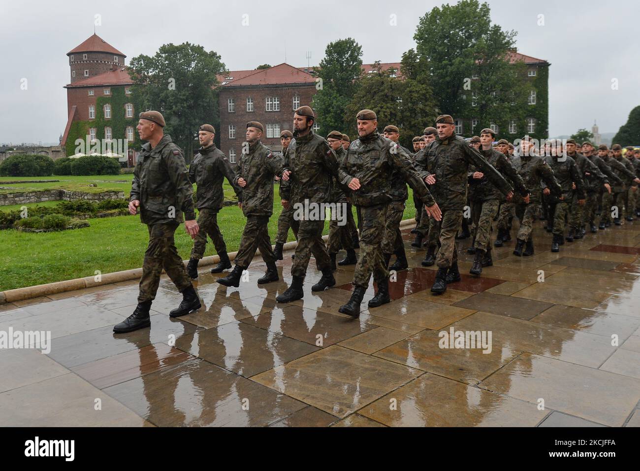 First world war soldiers singing hi-res stock photography and images ...