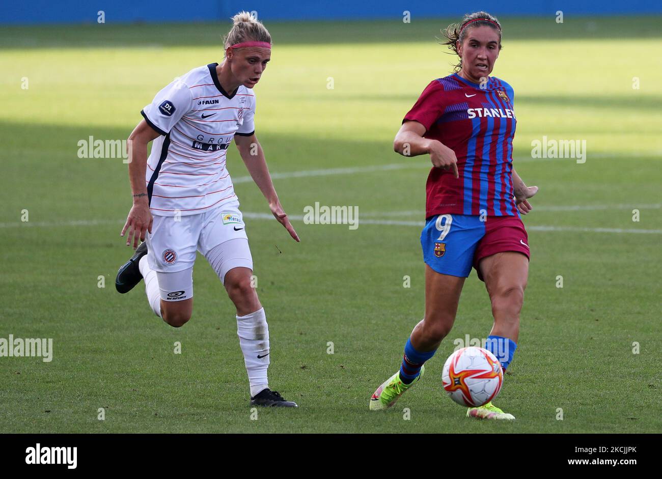 Faustine Robert and Mariona Caldentey during the friendly match between ...