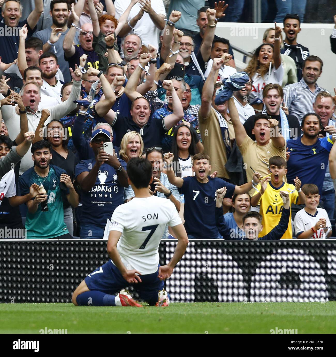 Tottenham Hotspur's Son Heung-Min celebrates his goal during Premier ...