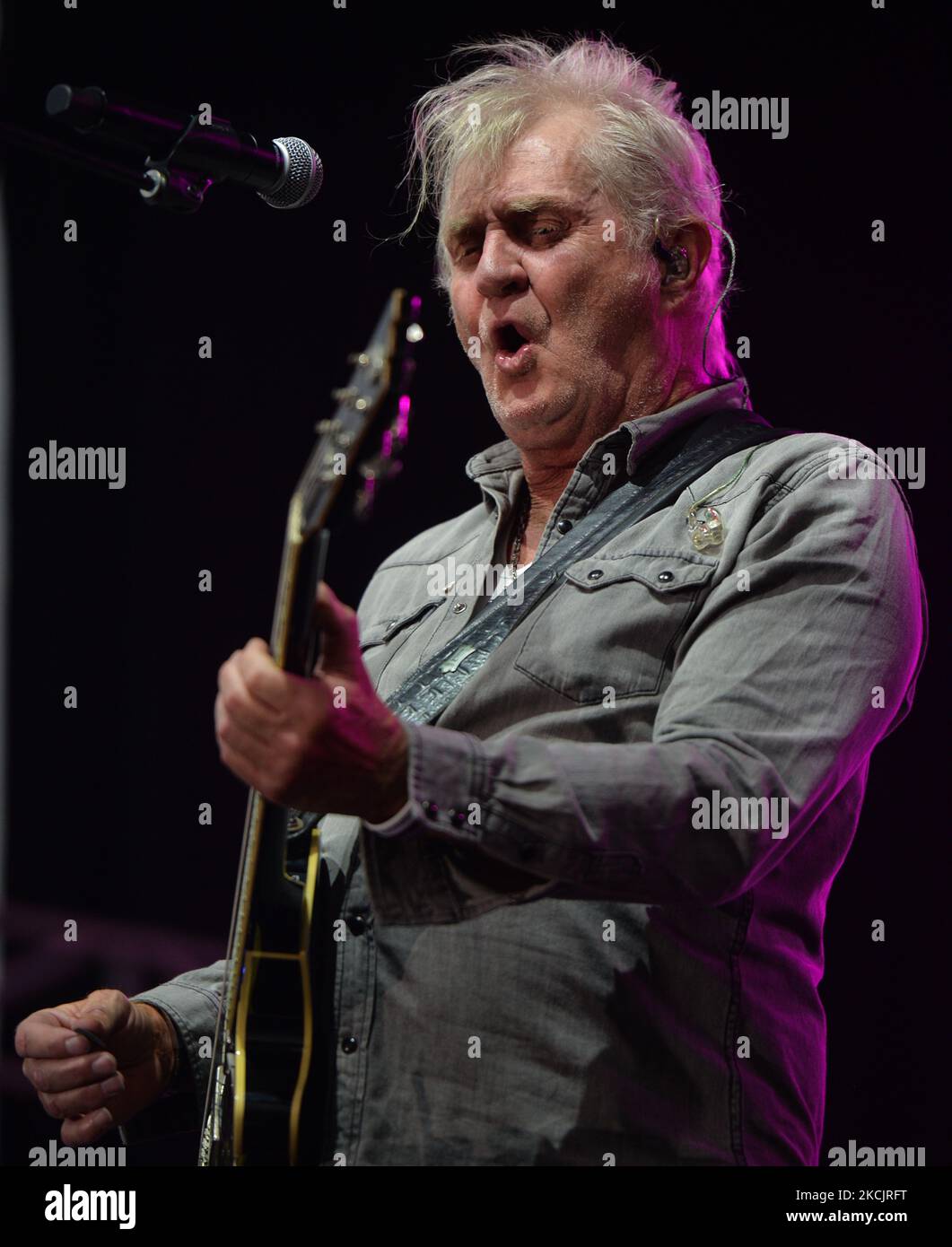 Passport historic red hi-res stock photography and images - Alamy