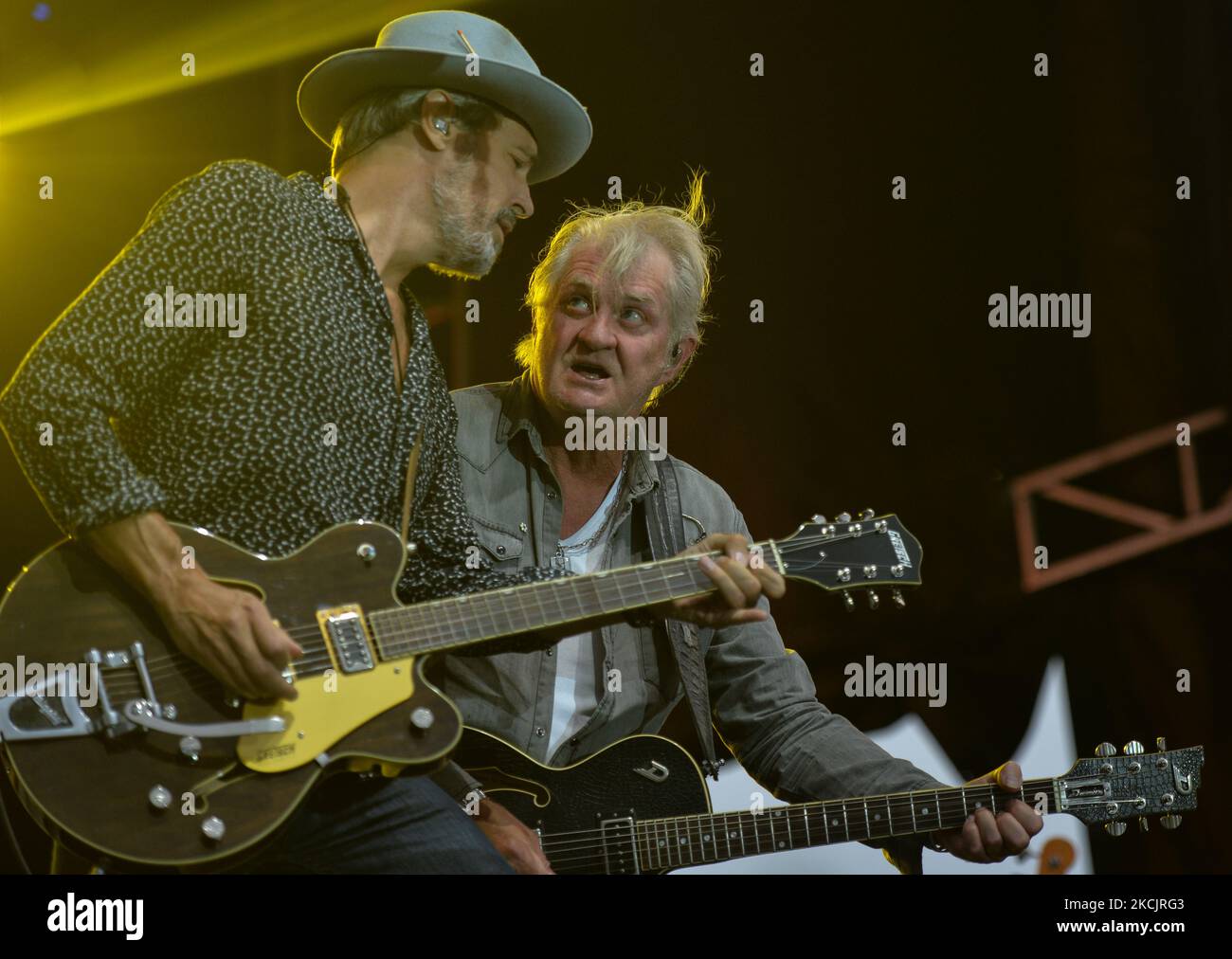 Guitarist bill bell hi-res stock photography and images - Alamy