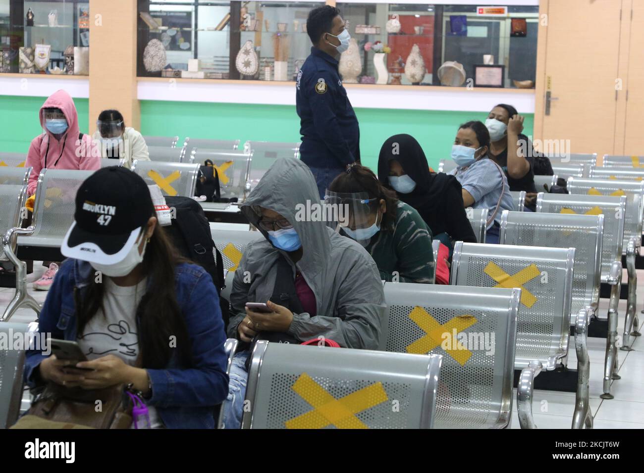 Indonesian Migrant Workers Protection Agency (BP2MI) officers thwarted ...