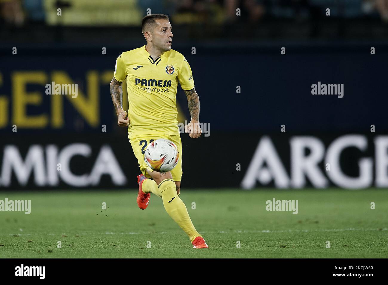 Ruben Peña of Villarreal in action during the La Liga Santader match ...