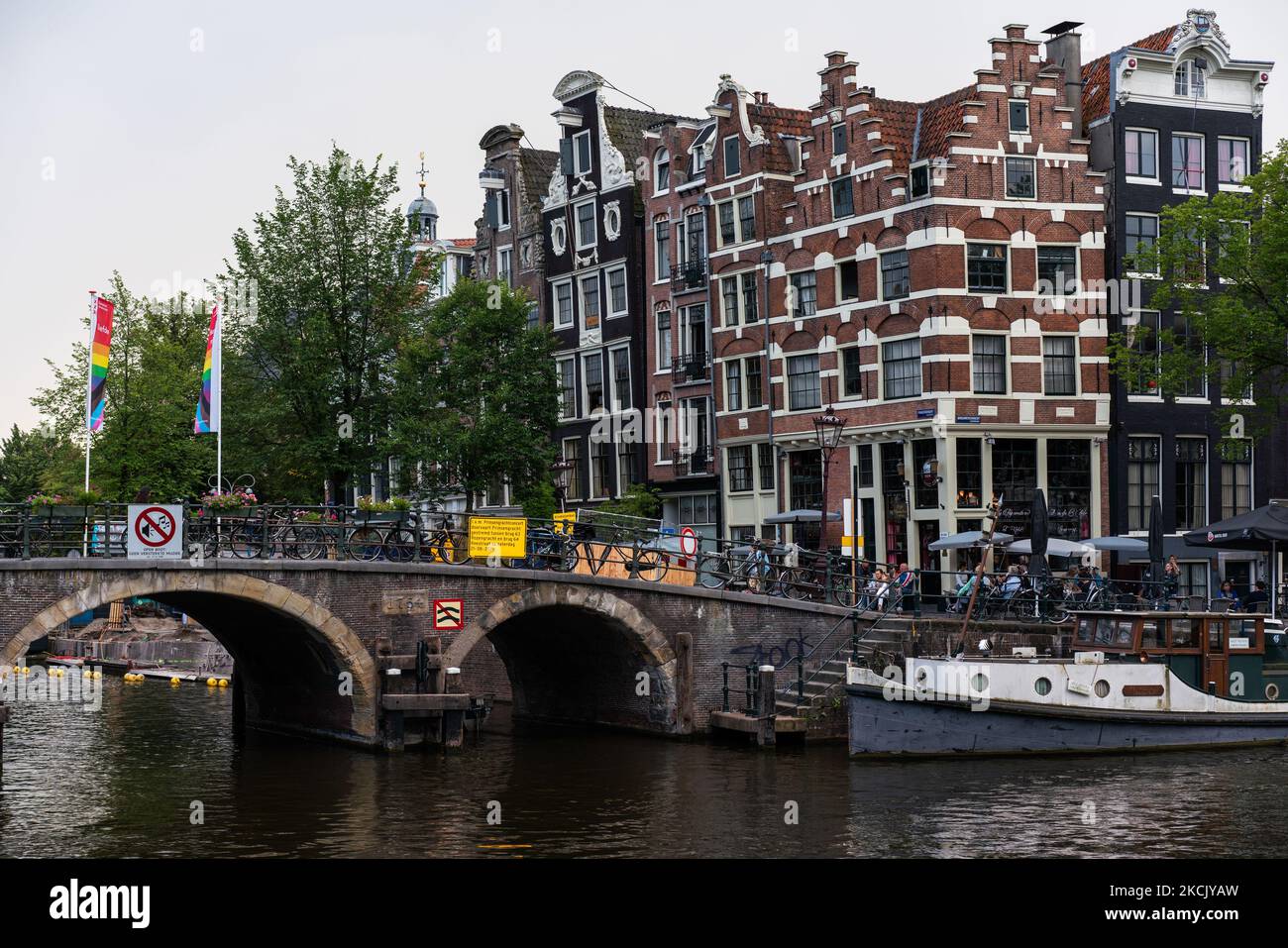 Concentric belts hi-res stock photography and images - Alamy