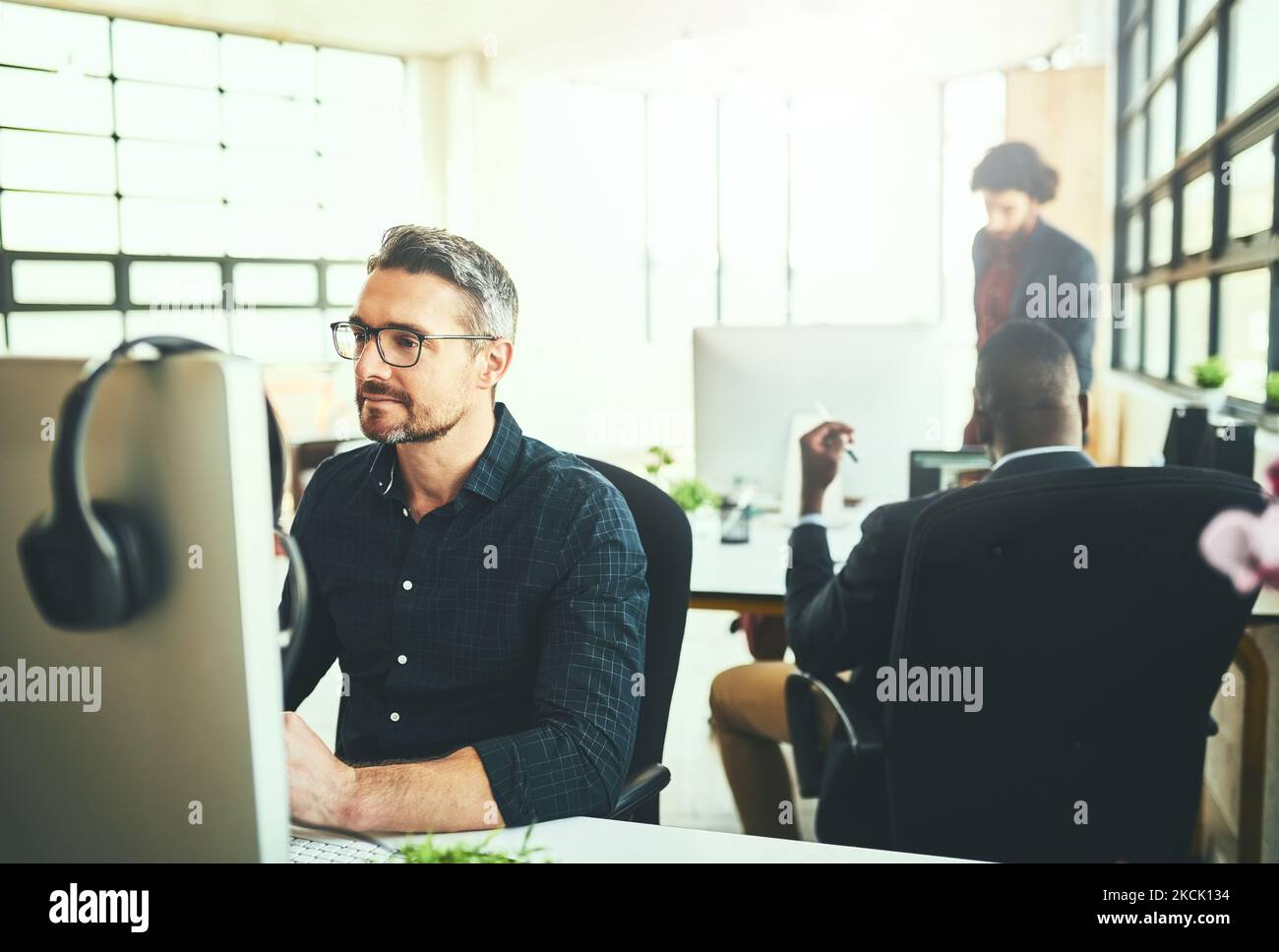 Distraction office hi-res stock photography and images - Alamy