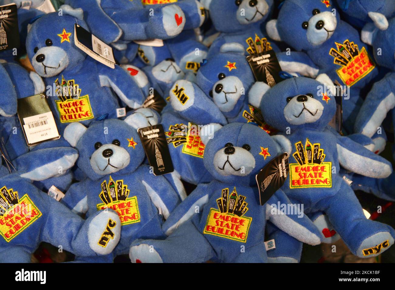 Stuffed teddy bears for sale inside the Empire State Building in New ...