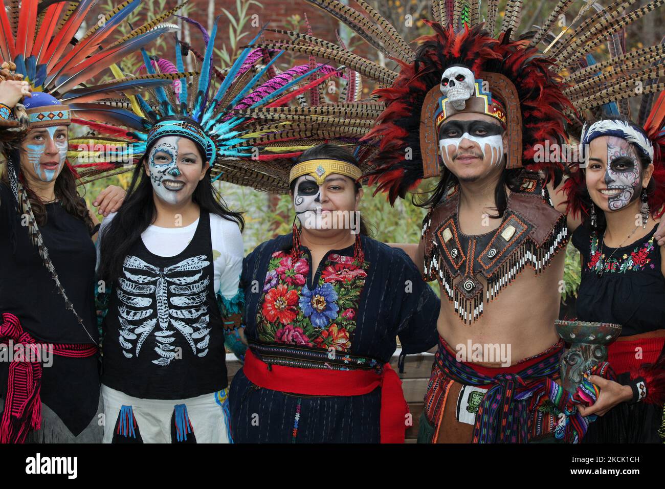Day of the dead gravesites mexico hi-res stock photography and images ...