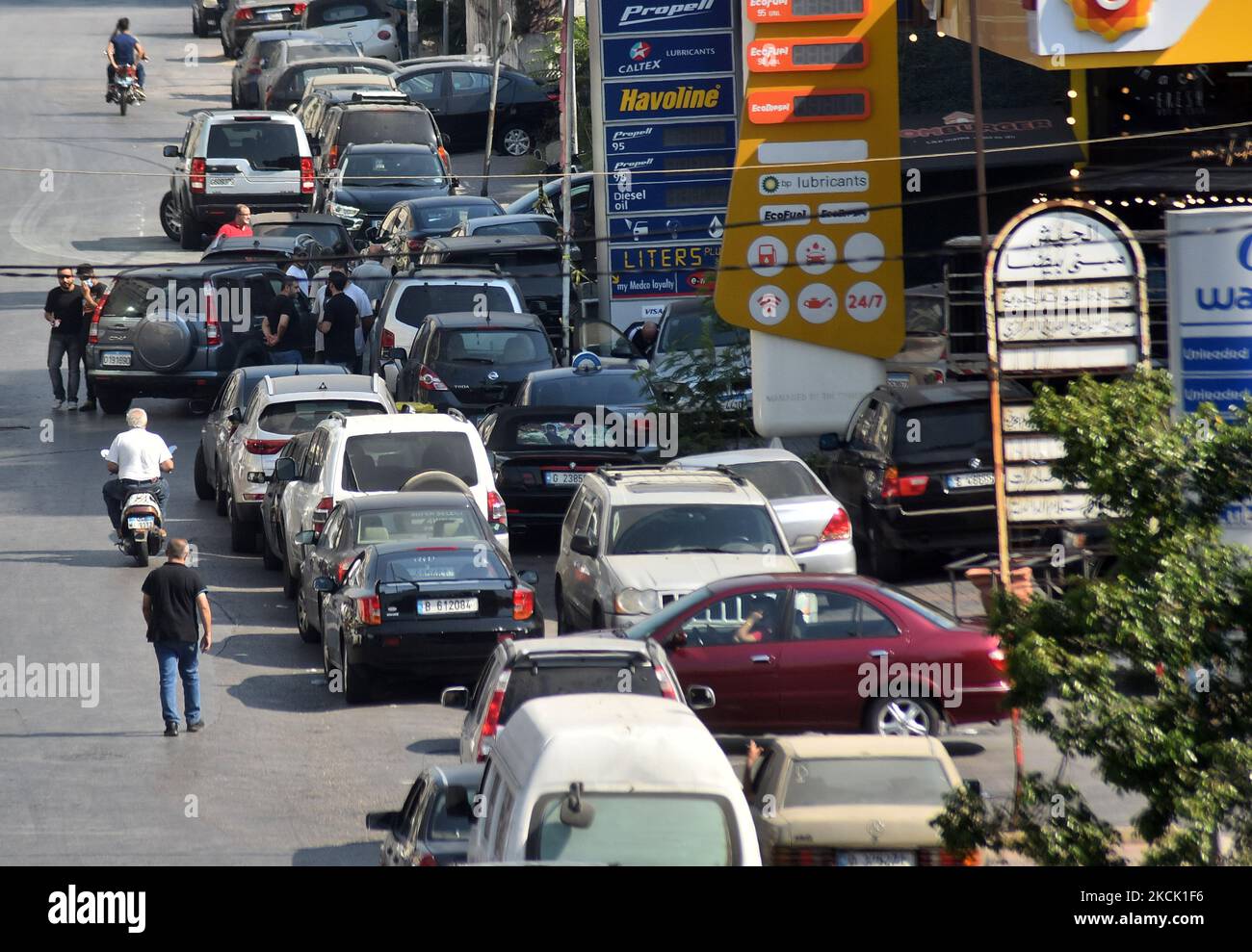 Traffic due the people waiting at the stations to get fuel in Beirut ...