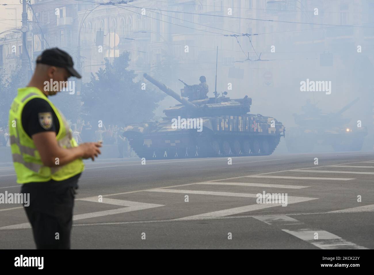 Independence day military parade hi-res stock photography and images ...