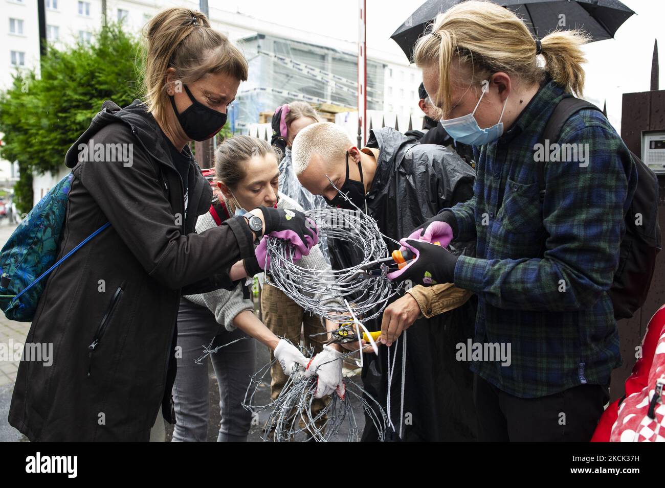 Polish activists used barbed wire to block entrance to Polish Border ...