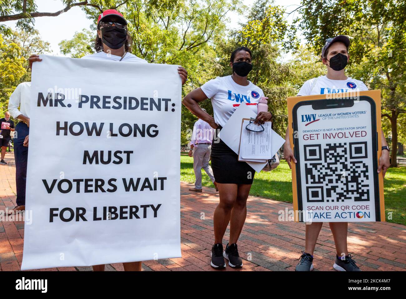 Shade requirements hi-res stock photography and images - Alamy