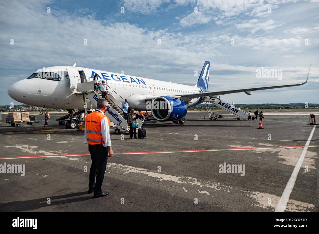A320neo cabin hi-res stock photography and images - Alamy
