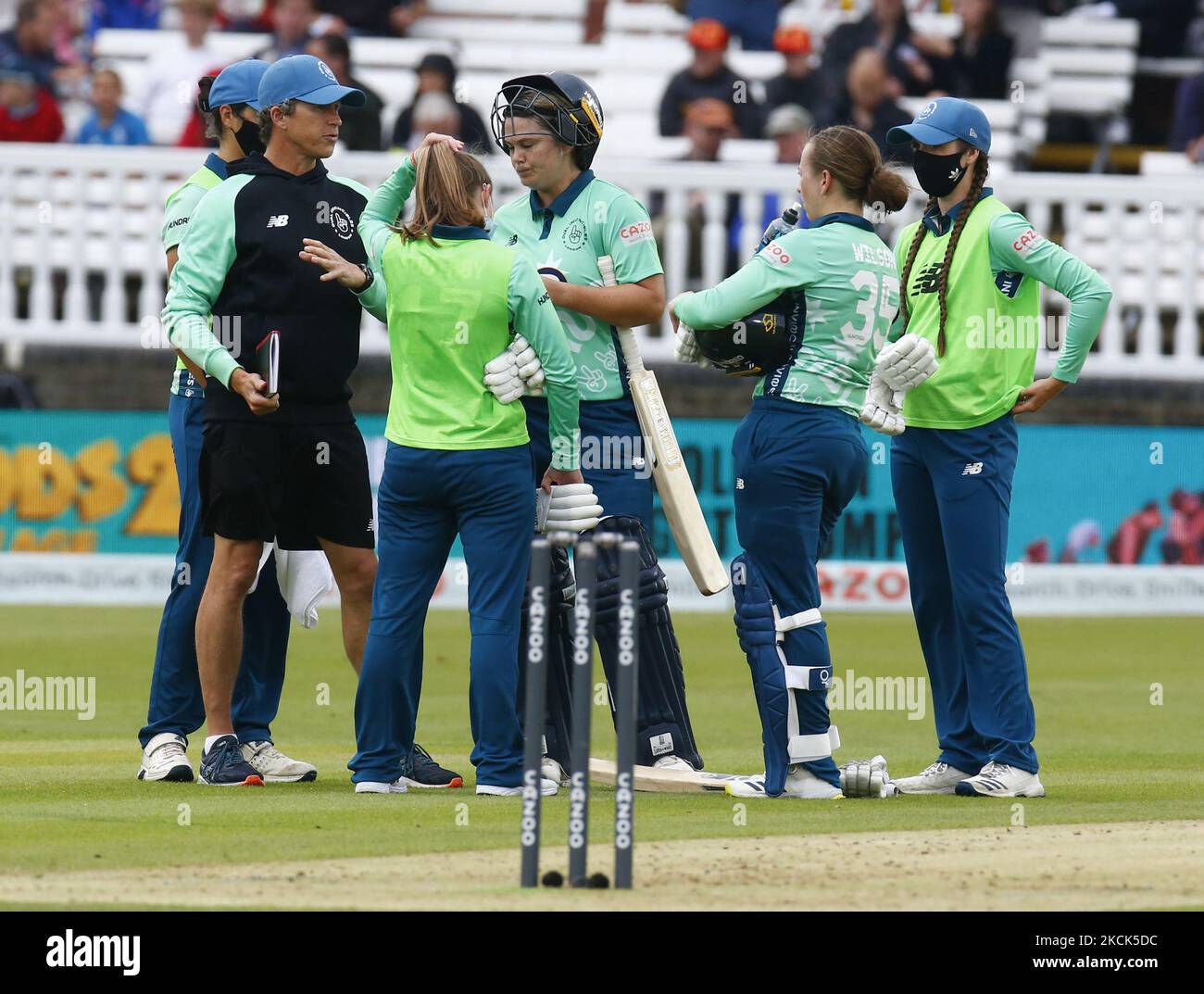 Jonathan batty at the oval hi-res stock photography and images - Alamy