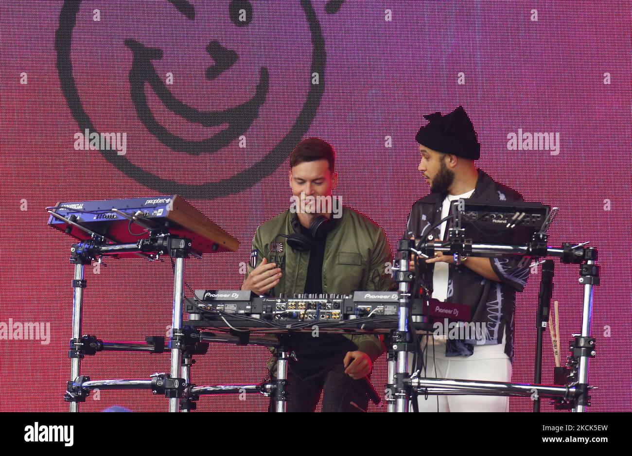 Joel corry jax jones hi-res stock photography and images - Alamy