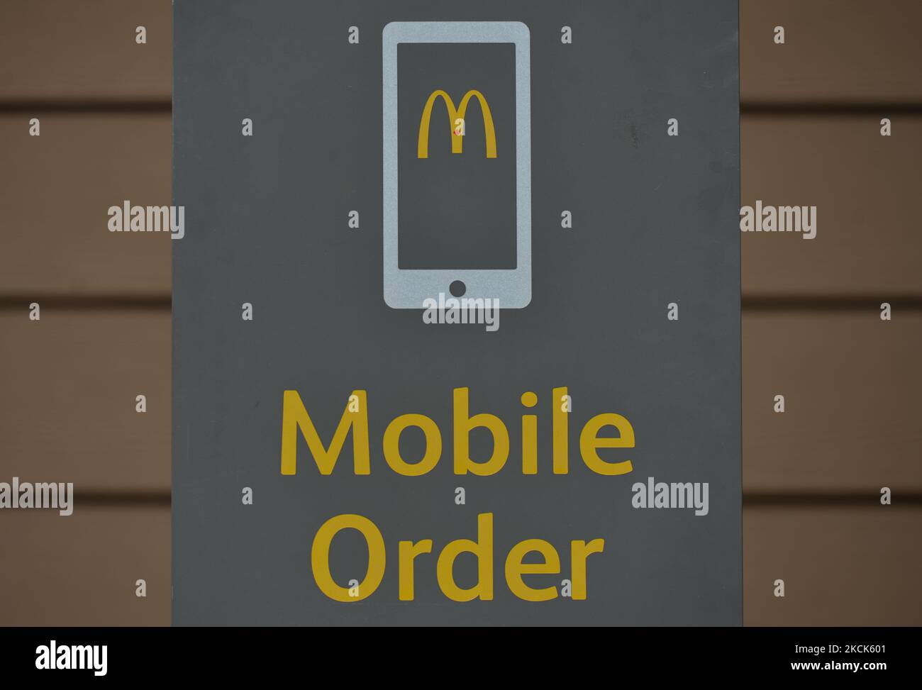 Mcdonalds drive thru order hi-res stock photography and images - Alamy