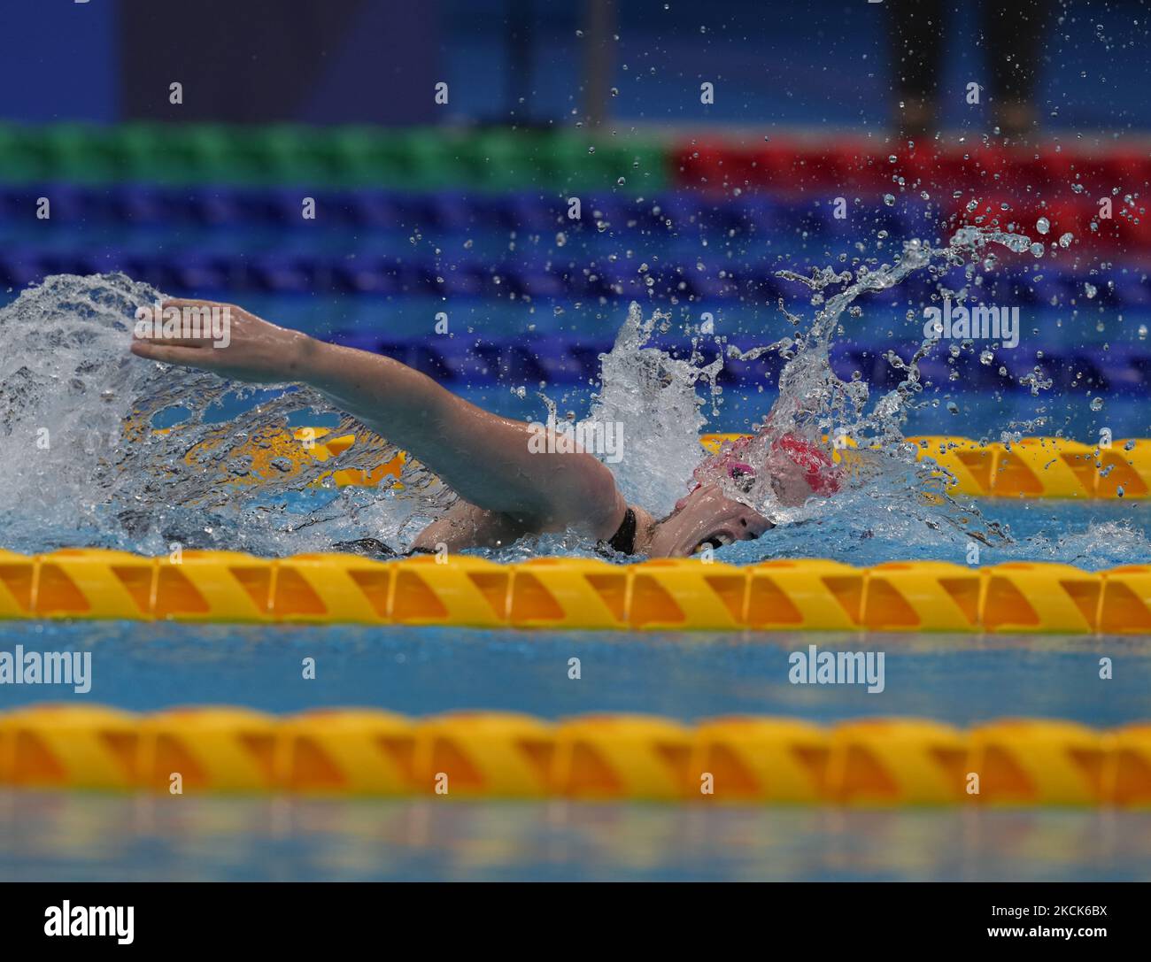 Tully Kearney from Great Britain winning gold and setting a new world ...