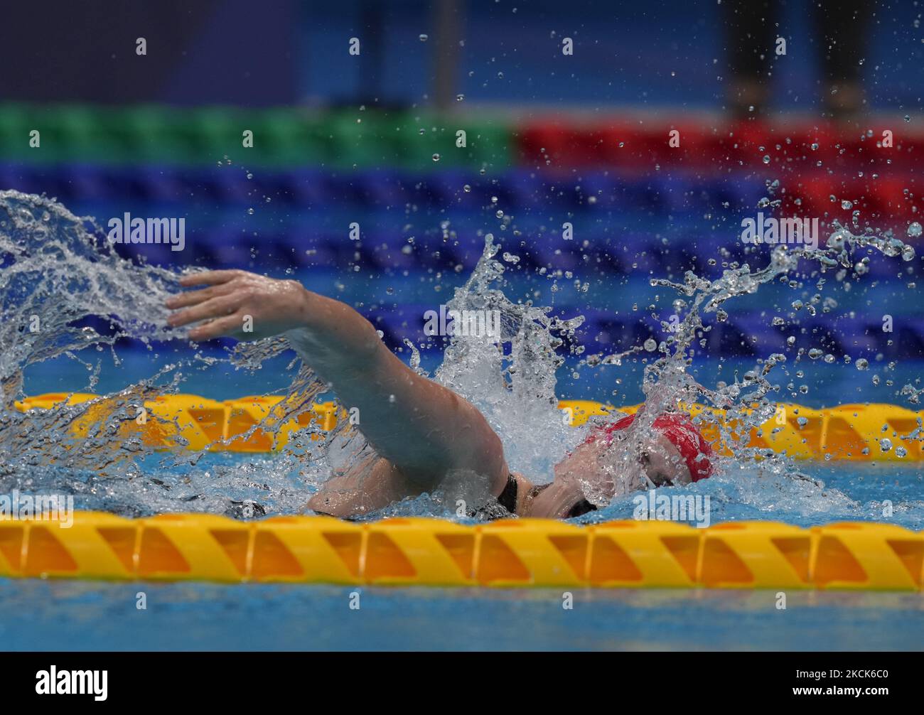 Tully Kearney from Great Britain winning gold and setting a new world ...