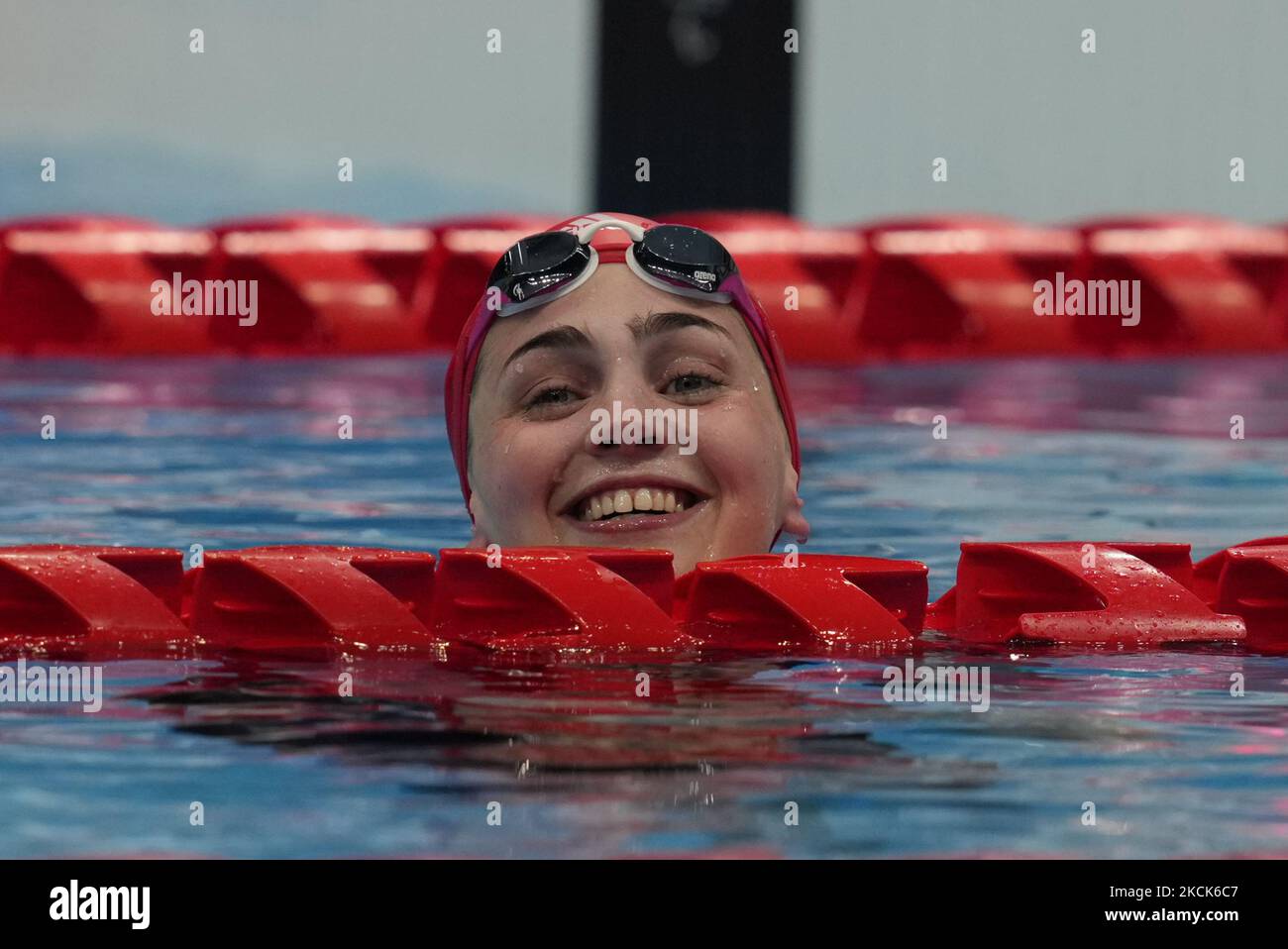 Tully Kearney from Great Britain winning gold and setting a new world ...