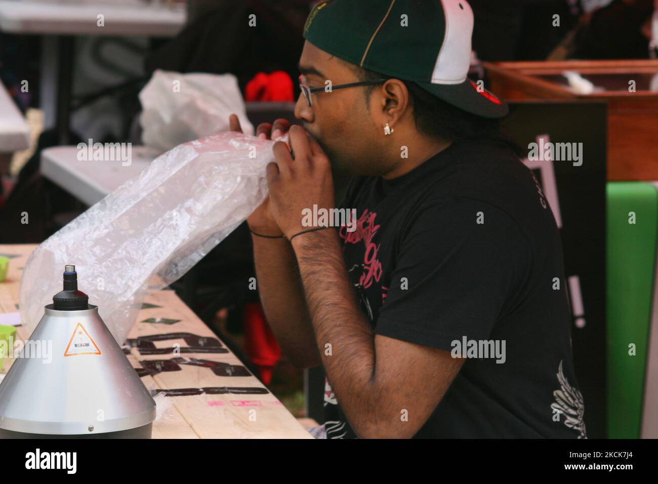 Teenager smoking cannabis hi-res stock photography and images - Alamy