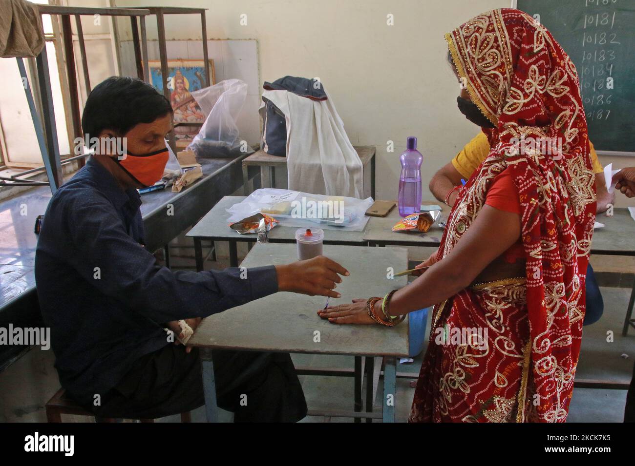 Official marking hi-res stock photography and images - Alamy