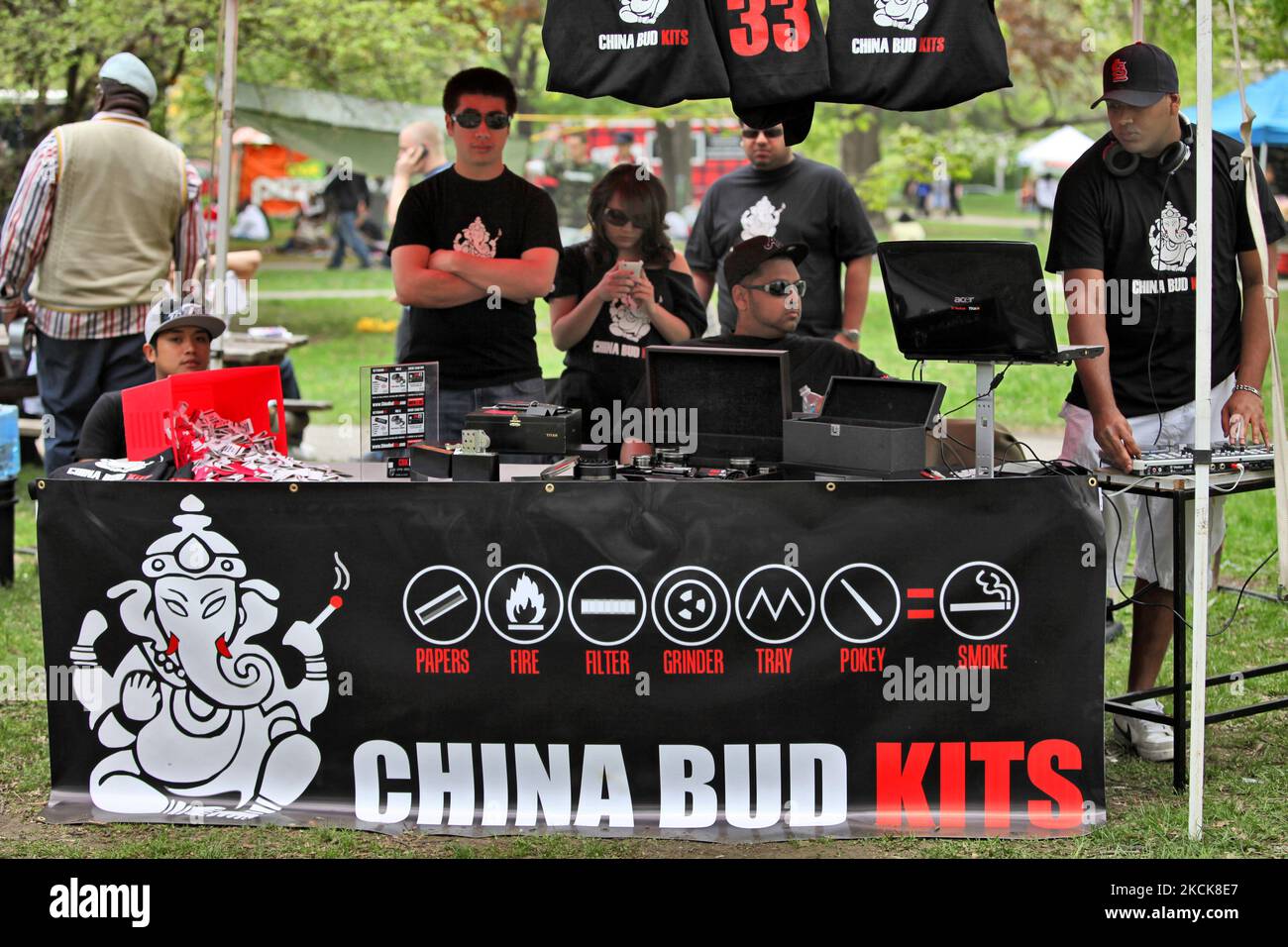 Bud kits hi-res stock photography and images - Alamy