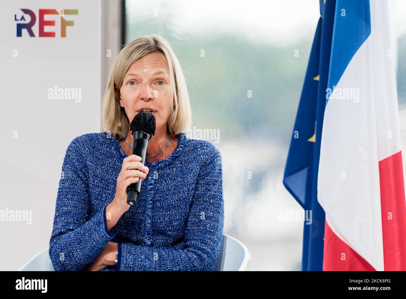 Frankfurter allgemeine zeintung michaela wiegel hi-res stock ...