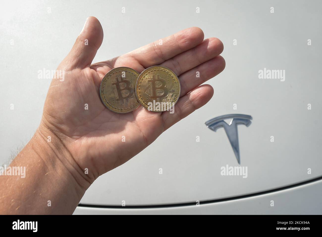Car coin logo hi-res stock photography and images - Alamy