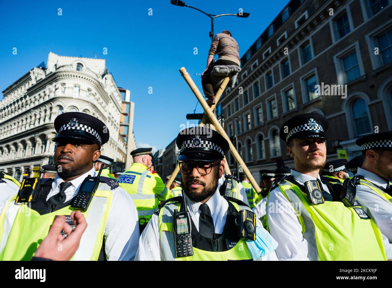 Bamboo tripods hi-res stock photography and images - Alamy