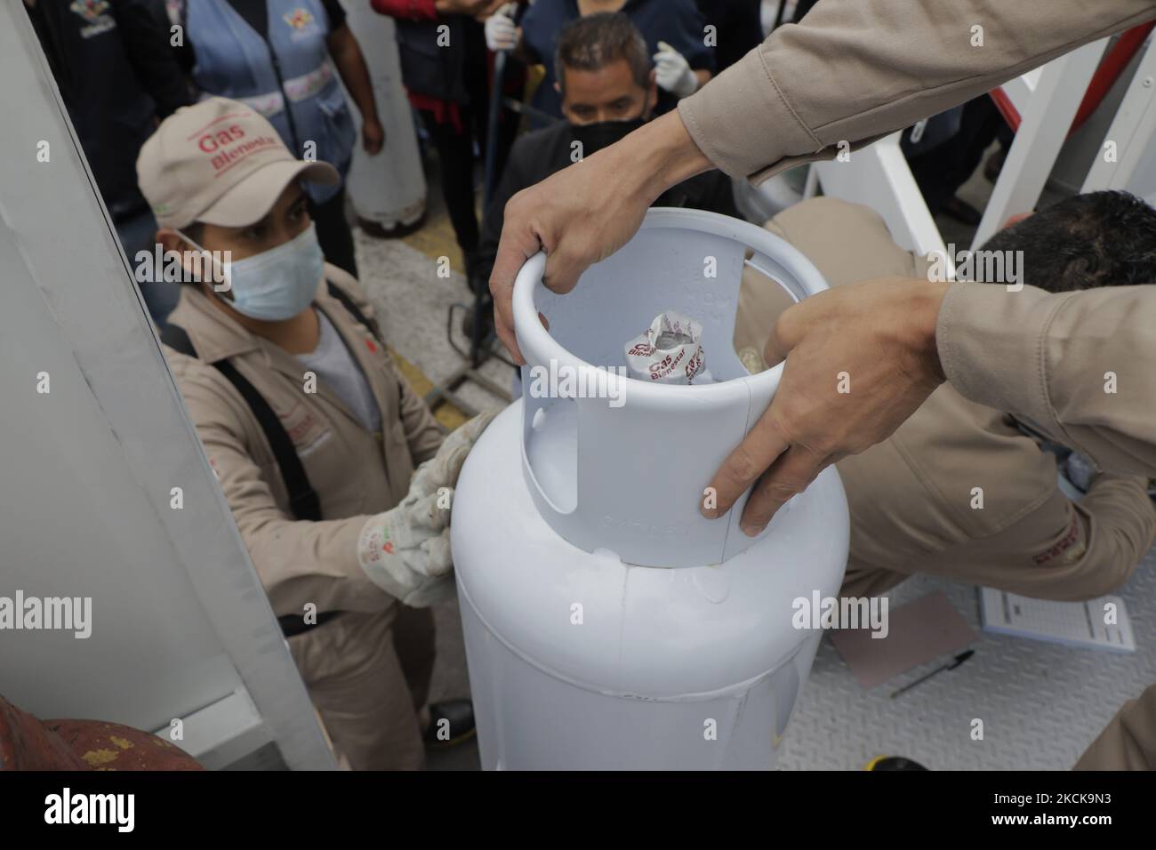 Liquefied gas distribution terminals hi-res stock photography and ...