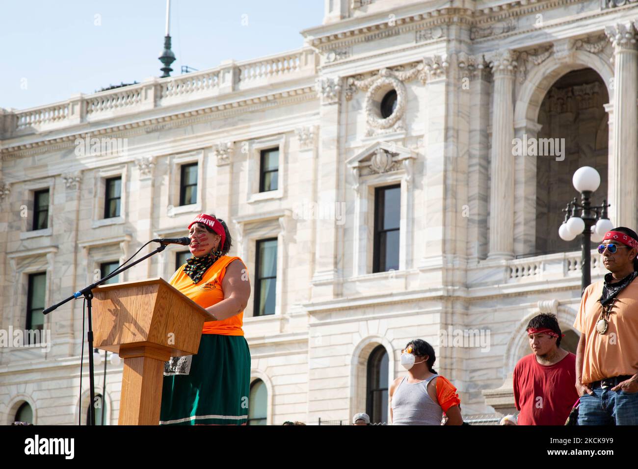 Jaike spotted wolf speaks hi-res stock photography and images - Alamy