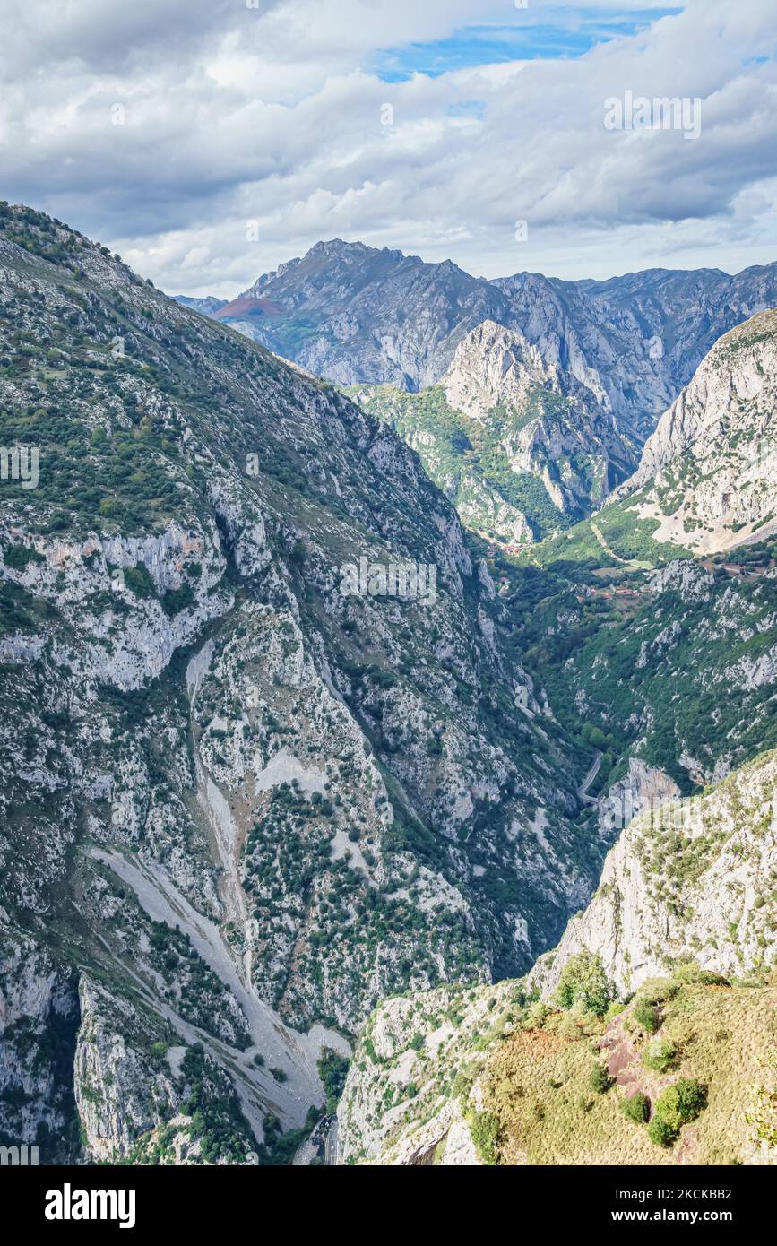 Desfiladero de hermida hi-res stock photography and images - Alamy