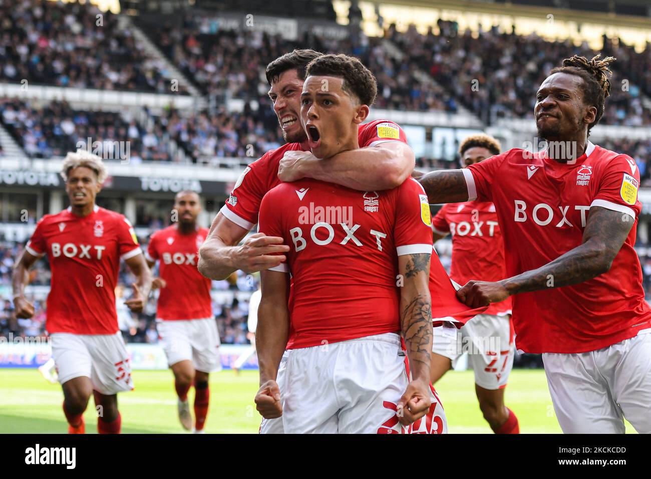 82nd minute equaliser hi-res stock photography and images - Alamy