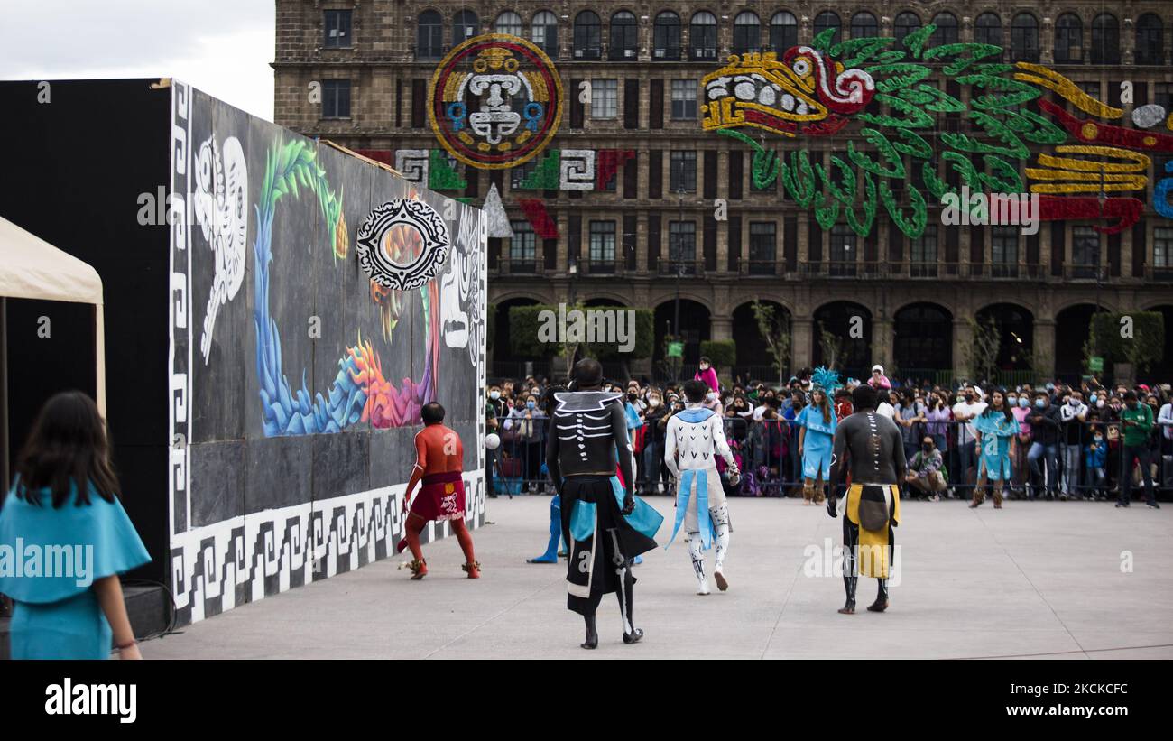 Scenic representation of the pre-Hispanic ball game "Tlachtli" in the ...