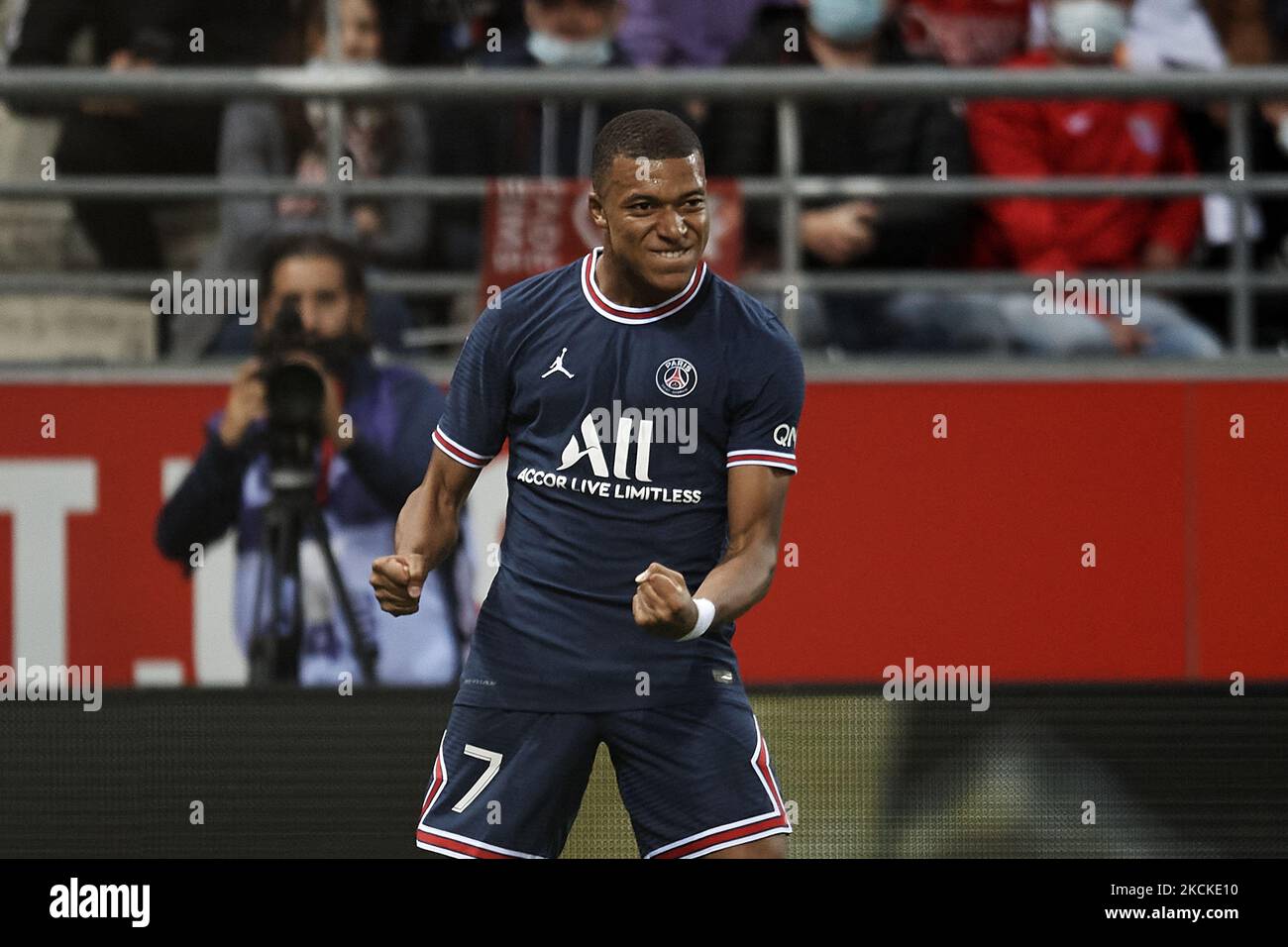 Kylian mbappe psg scoring hi-res stock photography and images - Alamy
