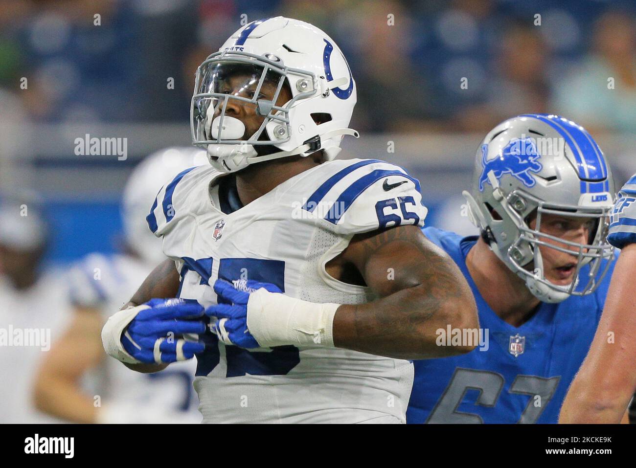 Indianapolis colts defensive tackle hi-res stock photography and images ...