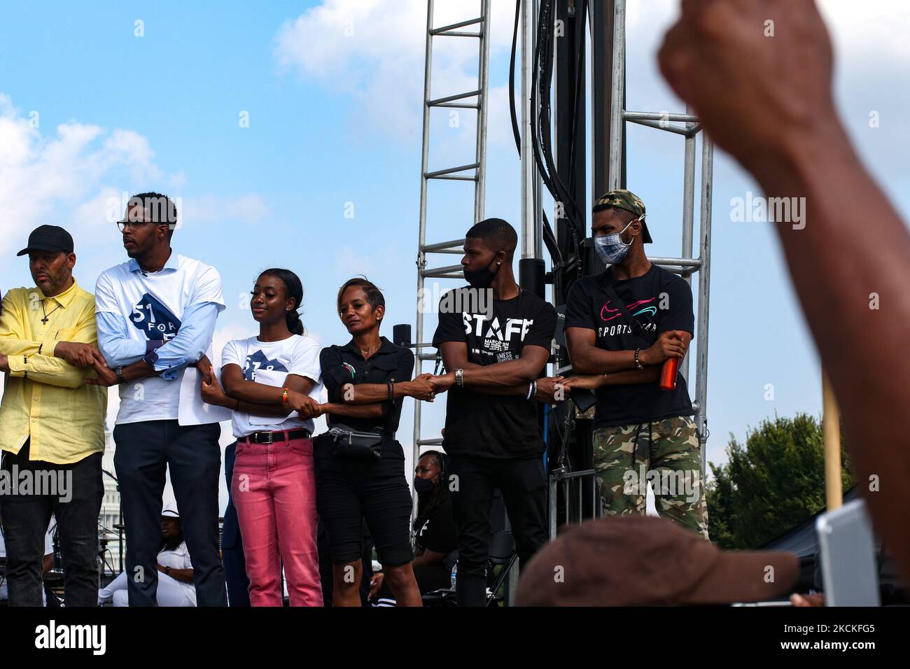 Clergy hands hi-res stock photography and images - Alamy